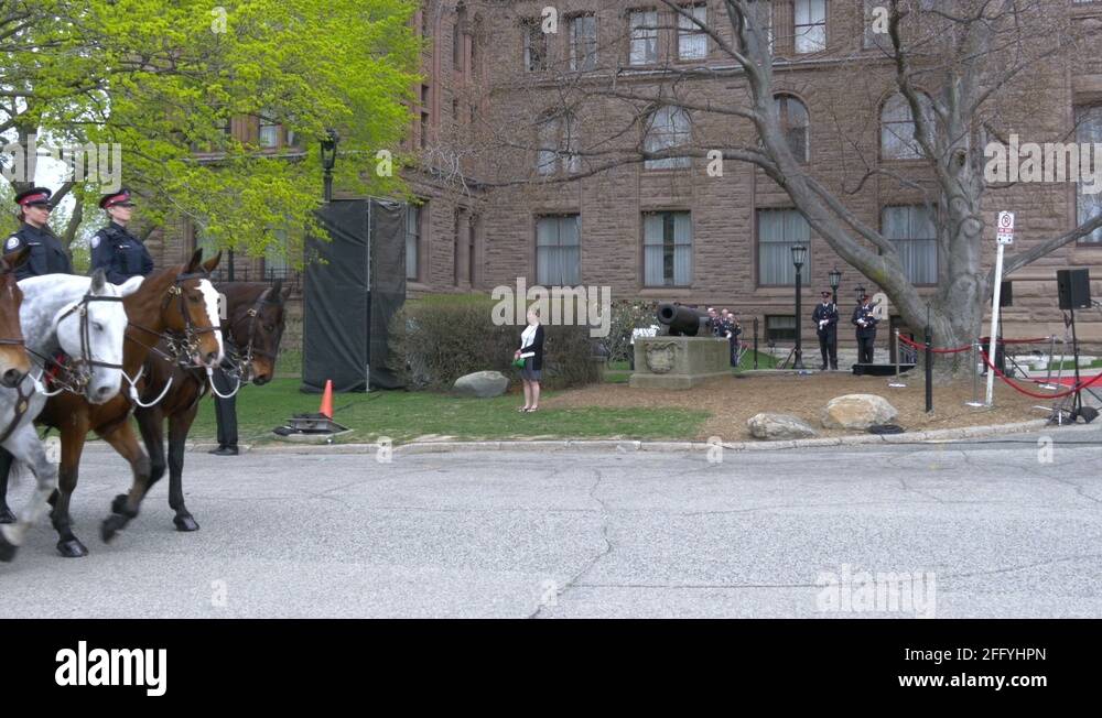 Horse mounted unit Stock Videos & Footage - HD and 4K Video Clips - Alamy