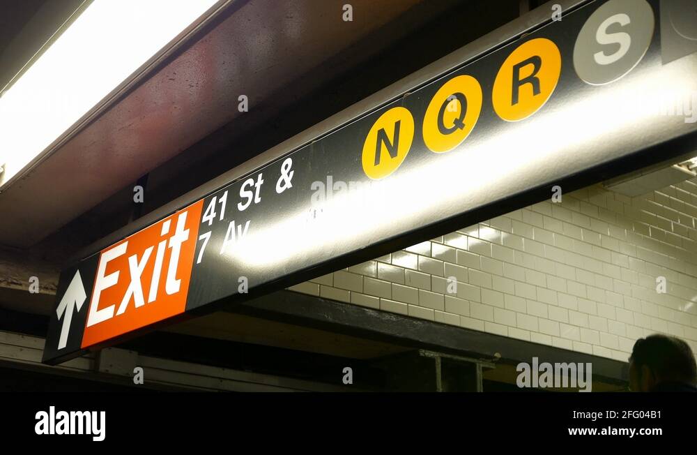 Subway signs Stock Videos & Footage - HD and 4K Video Clips - Alamy