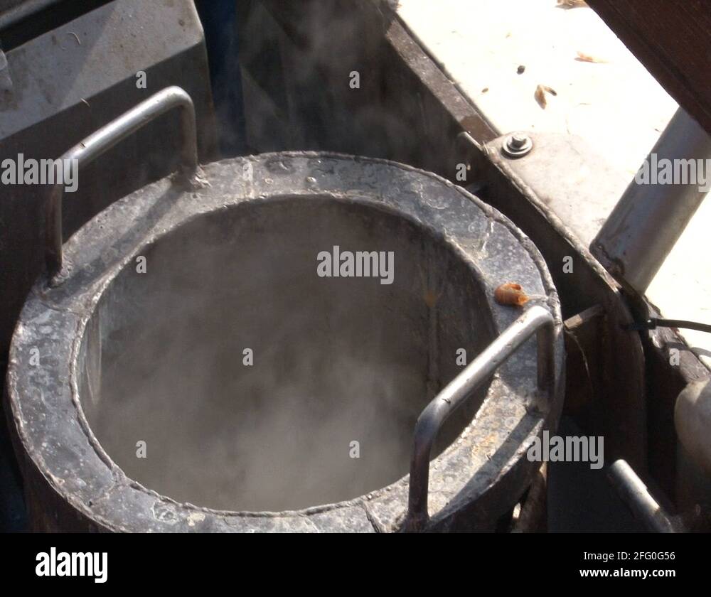 Cooker in action Stock Videos & Footage - HD and 4K Video Clips - Alamy