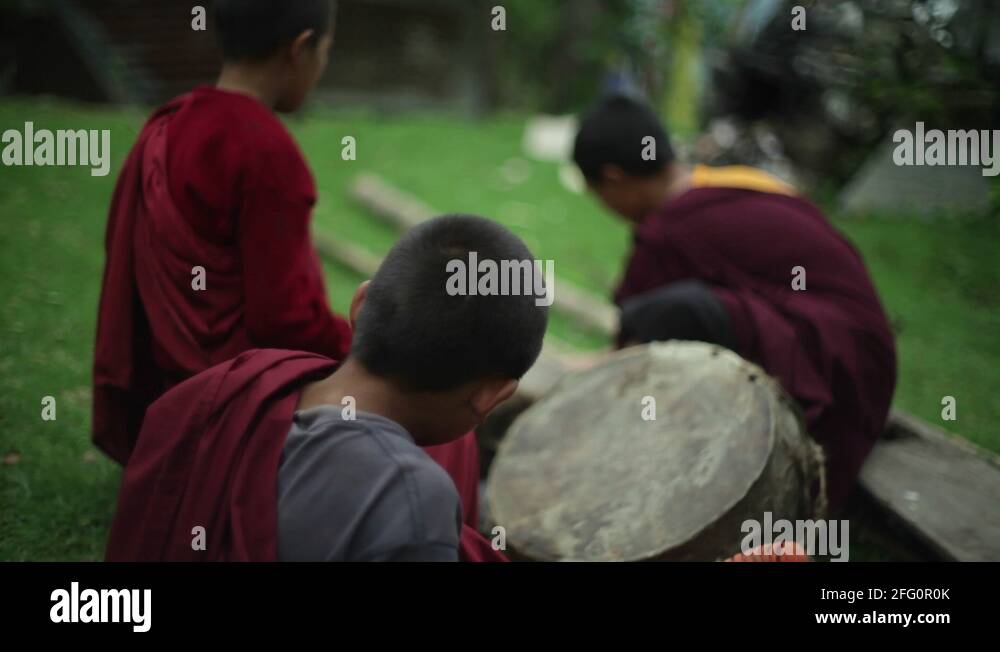 Nepal monks children Stock Videos & Footage - HD and 4K Video Clips - Alamy