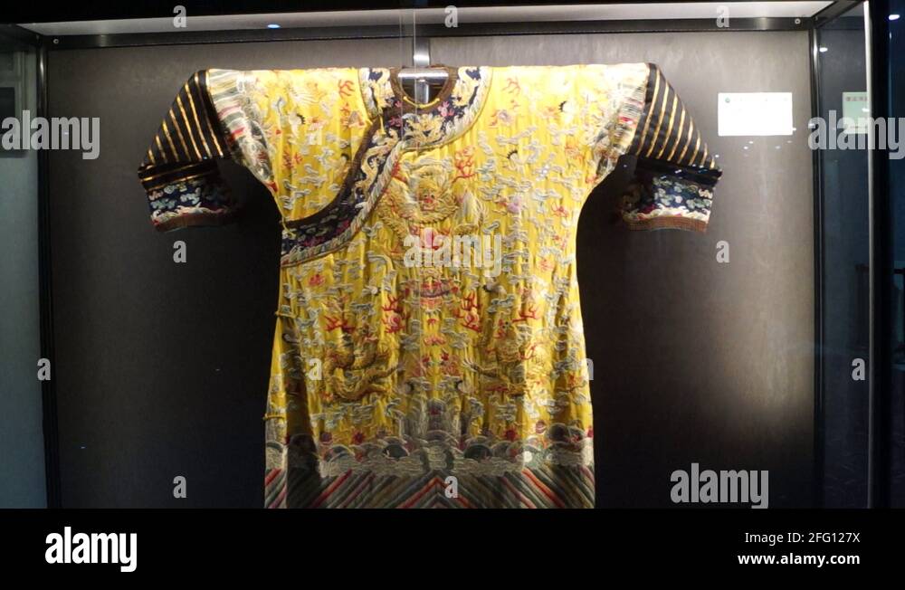 China emperors of the Qing Dynasty robes Stock Video Footage - Alamy