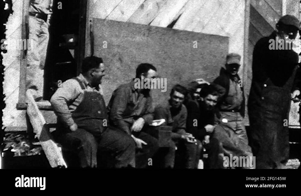 Break Time Men Rest Worker Construction 1940s Vintage Film Retro Home ...