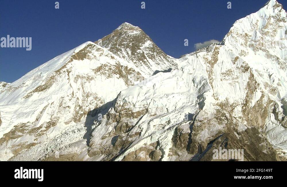 Mount lhotse nuptse Stock Videos & Footage - HD and 4K Video Clips - Alamy