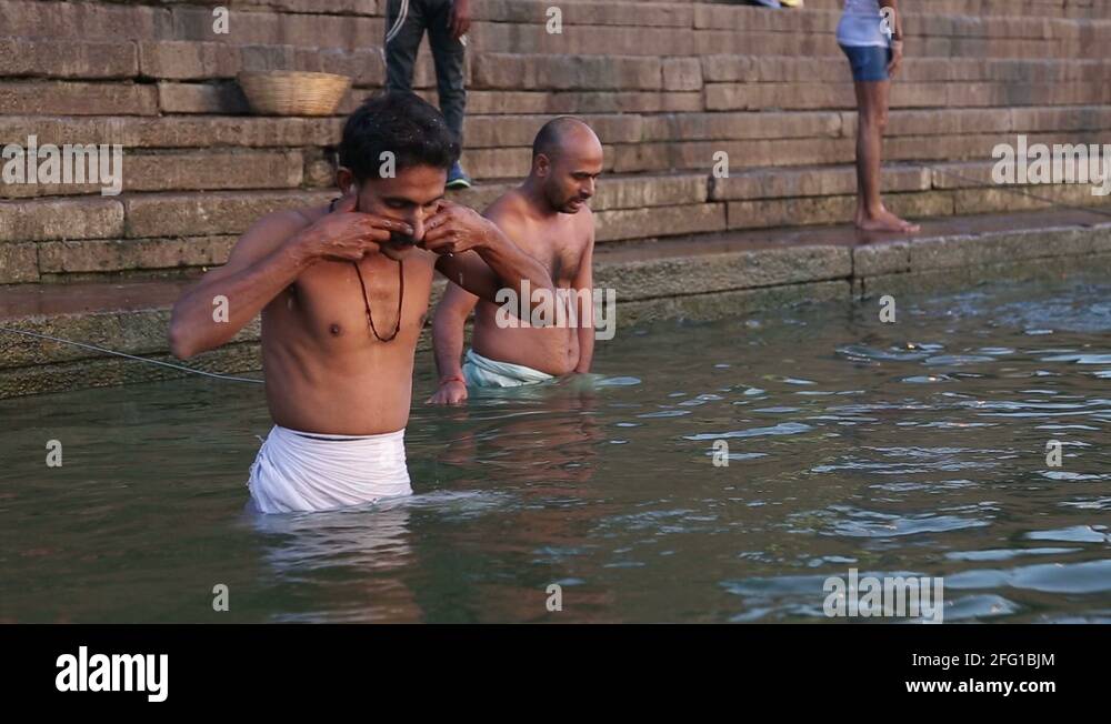 Indian men bathing Stock Videos & Footage - HD and 4K Video Clips - Alamy