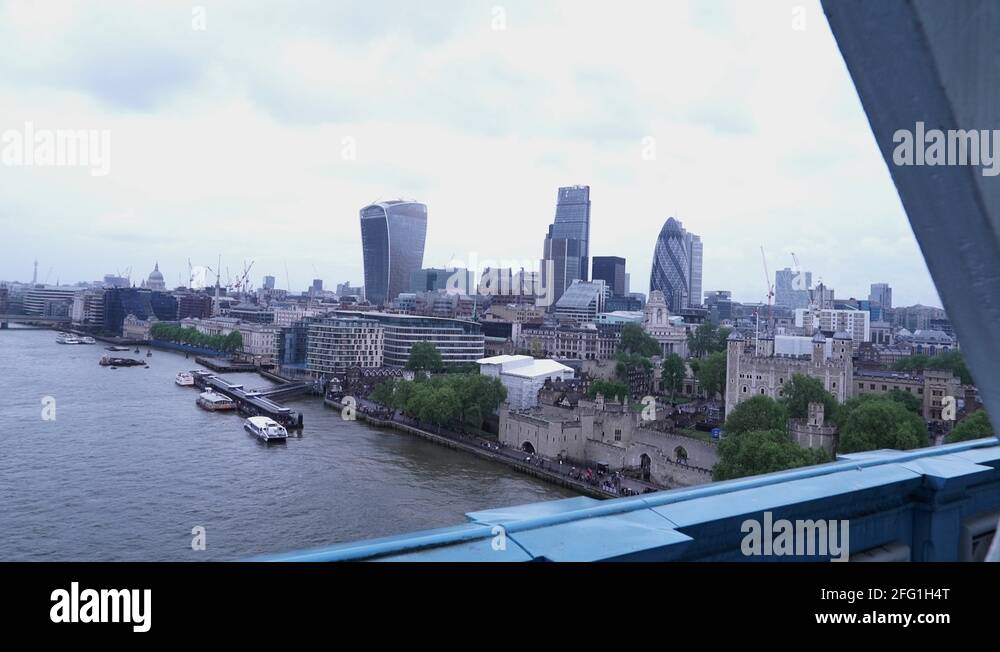 London rain bridge Stock Videos & Footage - HD and 4K Video Clips - Alamy