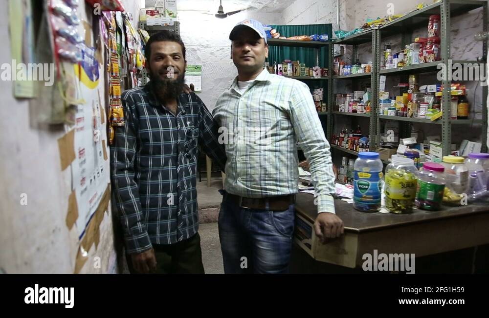 Men in shop Stock Videos & Footage - HD and 4K Video Clips - Alamy