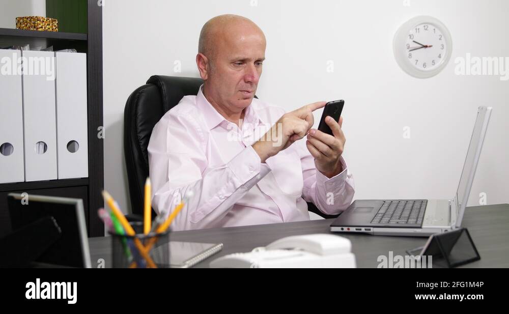 Commercial talking Stock Videos & Footage - HD and 4K Video Clips - Alamy