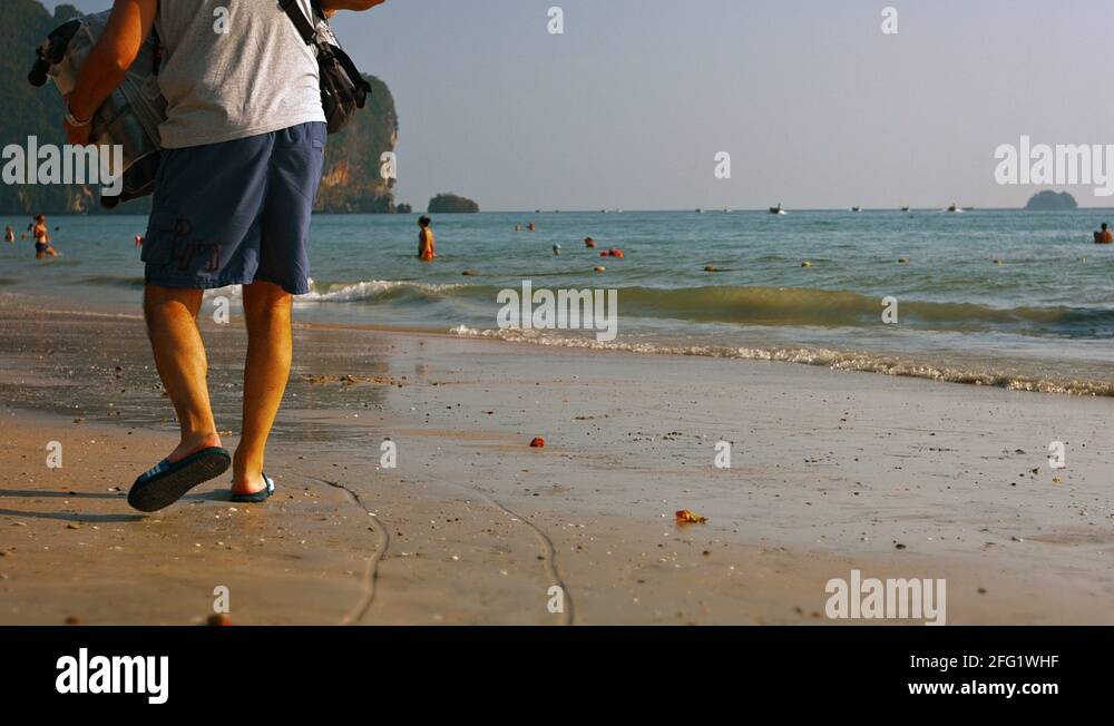 Lifting heavy suitcase Stock Videos & Footage - HD and 4K Video Clips ...