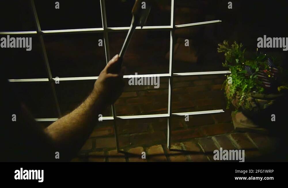 Breaking wood Stock Videos & Footage - HD and 4K Video Clips - Alamy