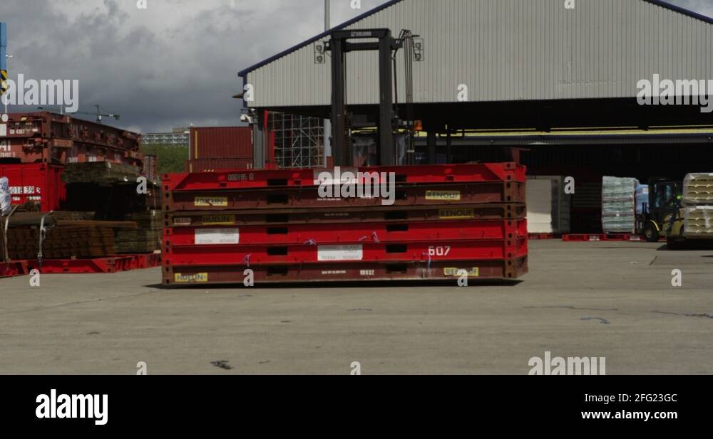 Wharf handling Stock Videos & Footage - HD and 4K Video Clips - Alamy