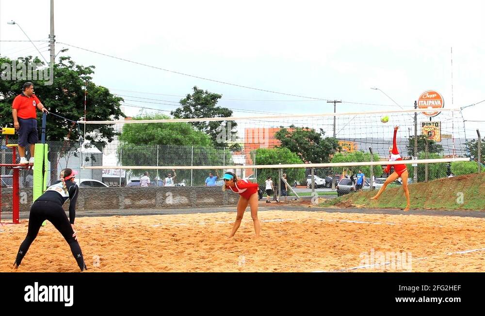 Volei beach Stock Videos & Footage - HD and 4K Video Clips - Alamy