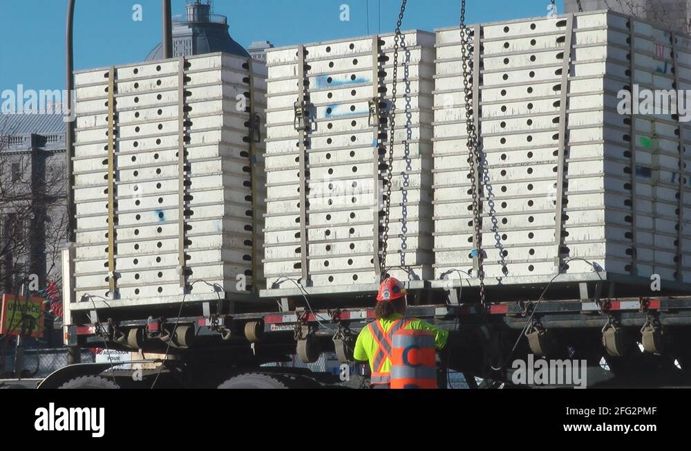 Crane rigging Stock Videos & Footage - HD and 4K Video Clips - Alamy