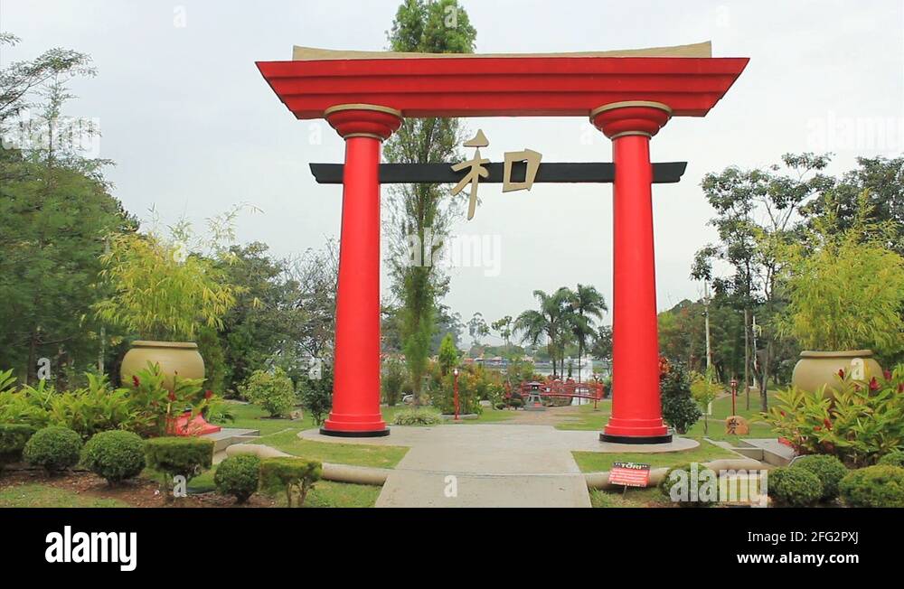 Red garden gate Stock Videos & Footage - HD and 4K Video Clips - Alamy
