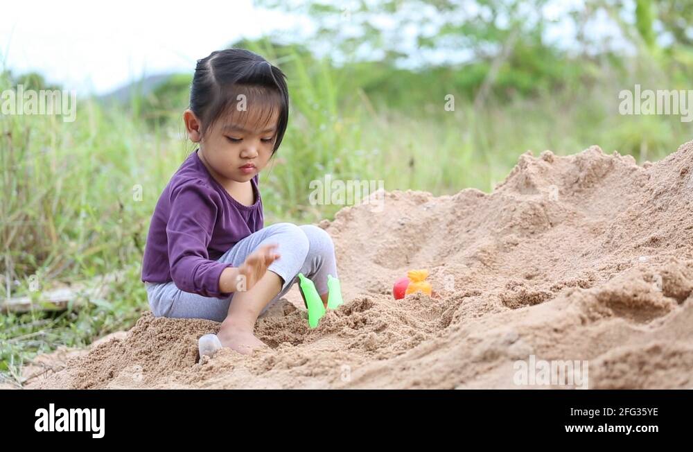 Baby playing sand Stock Videos & Footage - HD and 4K Video Clips - Alamy