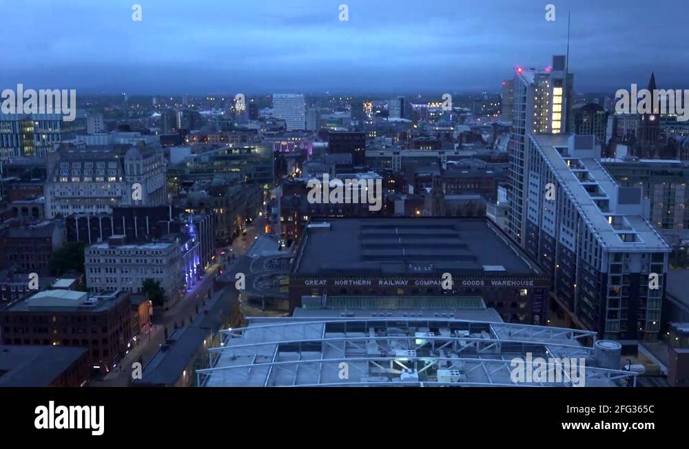 ULTRA HD 4K Timelapse Manchester skyline twilight nightfall downtown ...