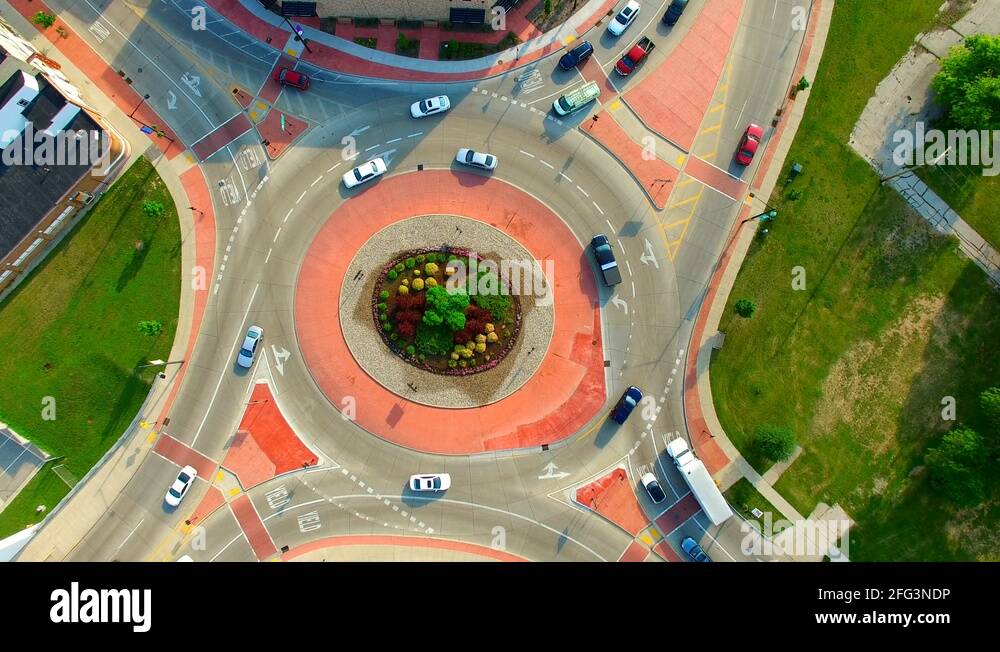 Roundabout cars Stock Videos & Footage - HD and 4K Video Clips - Alamy