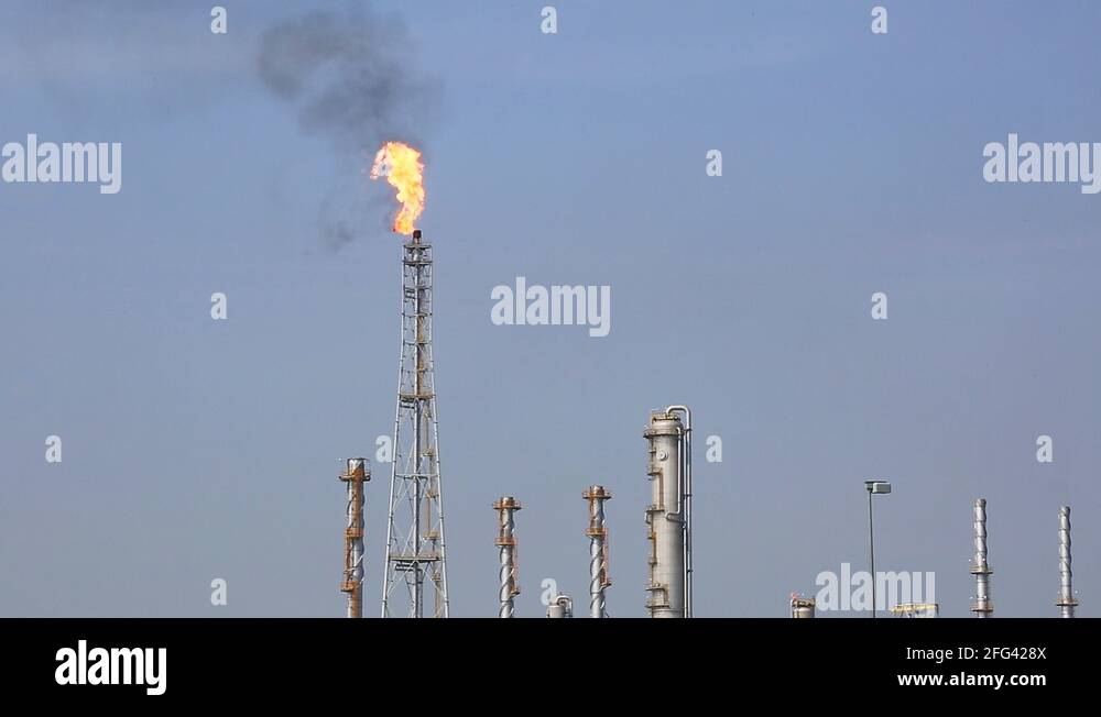 Petroleum structure Stock Videos & Footage - HD and 4K Video Clips - Alamy