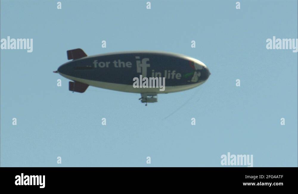 Snoopy balloon Stock Videos & Footage - HD and 4K Video Clips - Alamy