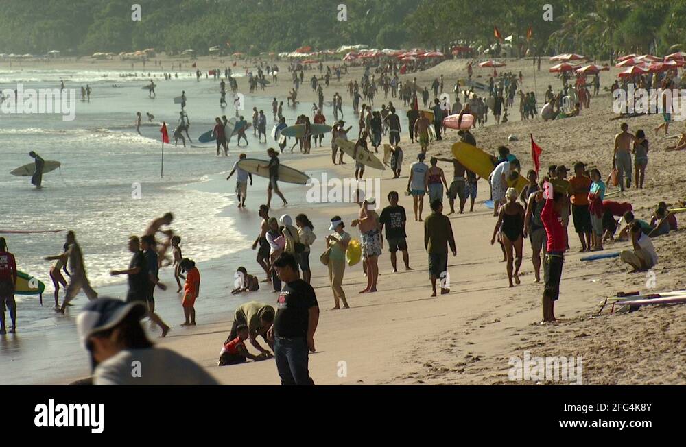 Crowded beach asia Stock Videos & Footage - HD and 4K Video Clips - Alamy