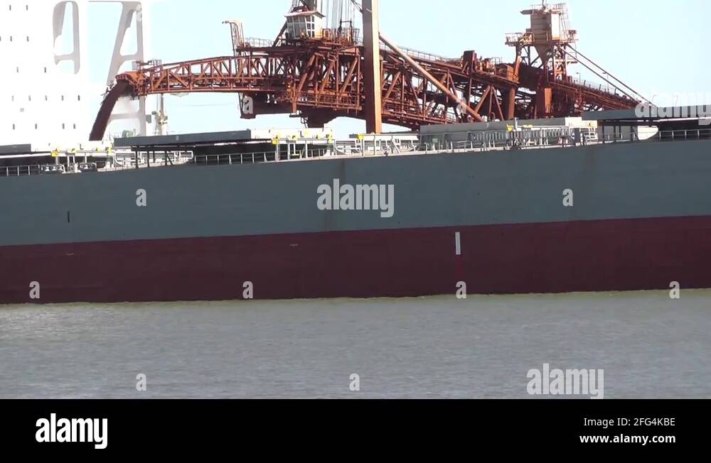Iron ore ship Stock Videos & Footage - HD and 4K Video Clips - Alamy