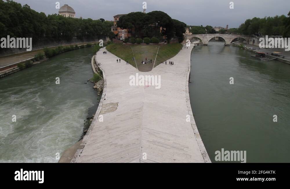 Tiber island Stock Videos & Footage - HD and 4K Video Clips - Alamy