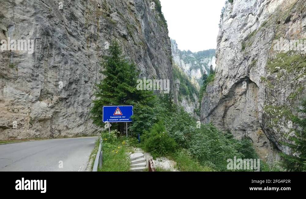 One way plate Stock Videos & Footage - HD and 4K Video Clips - Alamy