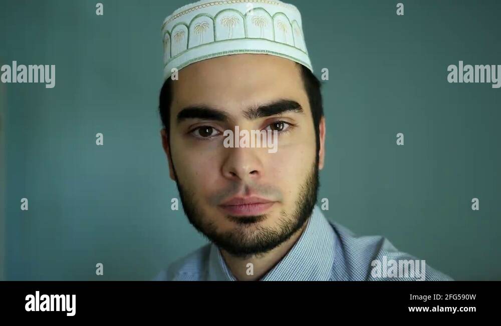 Indian muslim men wearing Stock Videos & Footage - HD and 4K Video Clips - Alamy