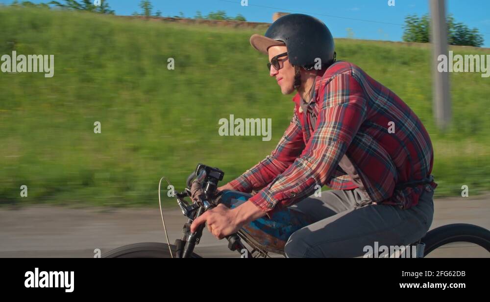Moped vehicle Stock Videos & Footage - HD and 4K Video Clips - Alamy