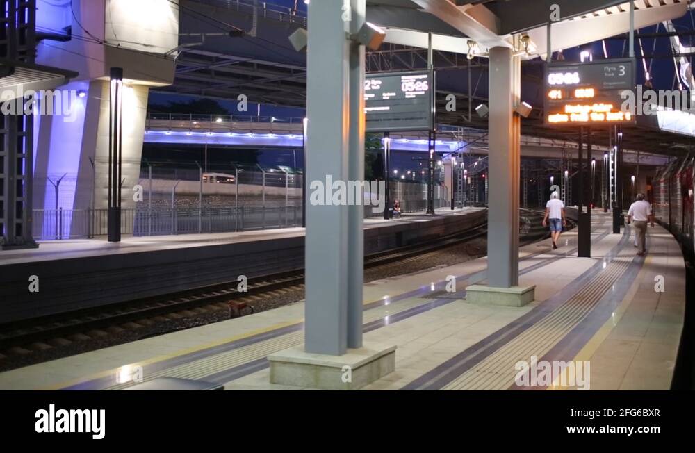 Station platforms Stock Videos & Footage - HD and 4K Video Clips - Alamy