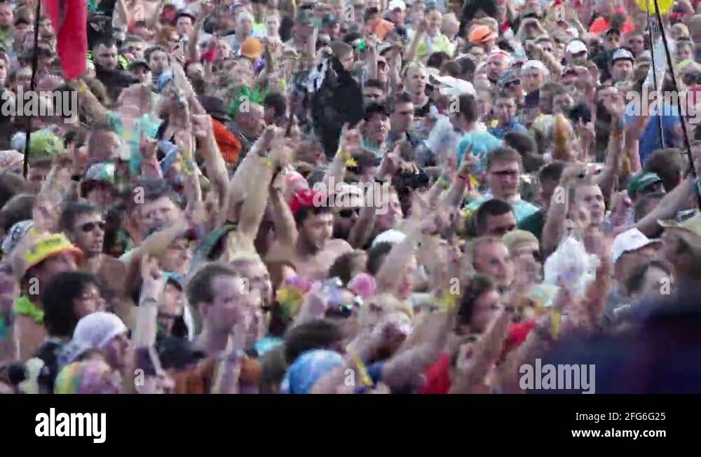 Punk rock fans Stock Videos & Footage - HD and 4K Video Clips - Alamy