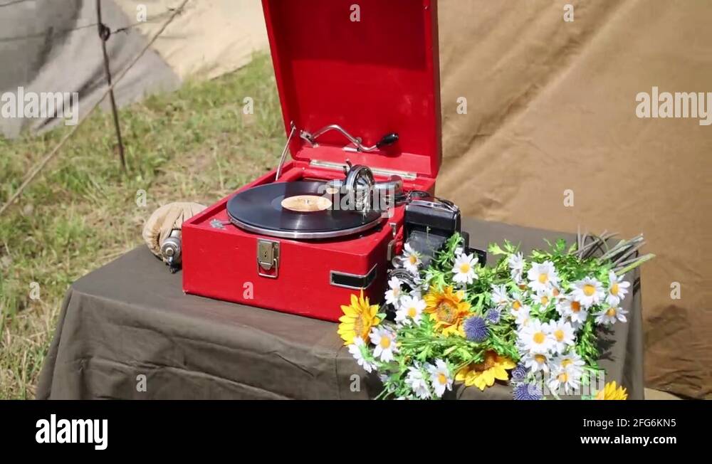 Gramophone plate Stock Videos & Footage - HD and 4K Video Clips - Alamy