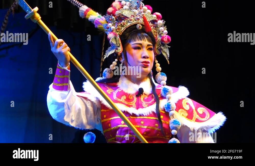 Chinese opera singer Stock Videos & Footage - HD and 4K Video Clips - Alamy