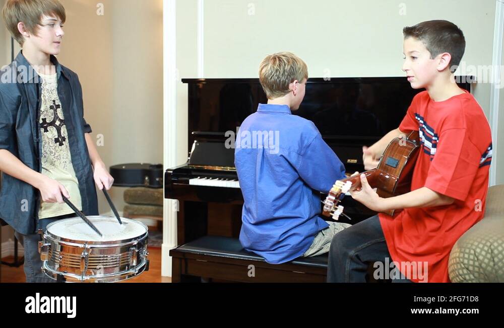 Teens band practice Stock Videos & Footage - HD and 4K Video Clips - Alamy