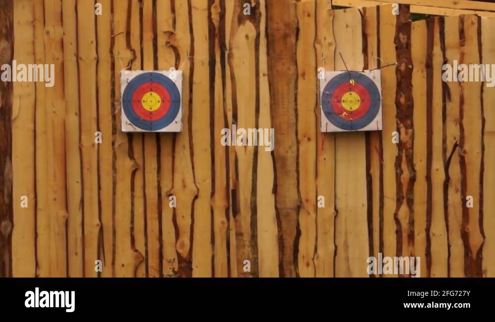 Arrows in targets Stock Videos & Footage - HD and 4K Video Clips - Alamy
