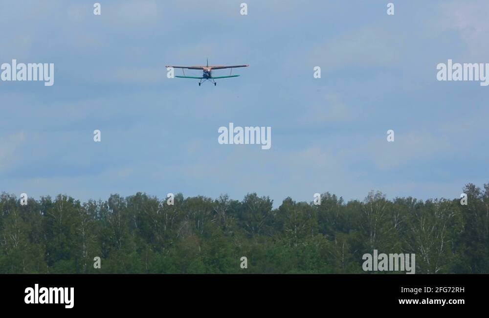 Antonov biplane Stock Videos & Footage - HD and 4K Video Clips - Alamy