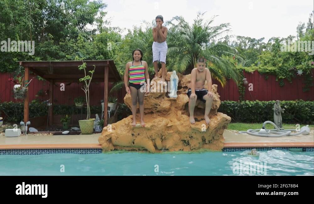 Rock pool kids Stock Videos & Footage - HD and 4K Video Clips - Alamy