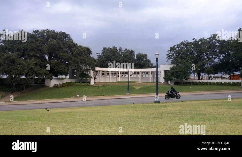 Grassy knoll Stock Videos & Footage - HD and 4K Video Clips - Alamy