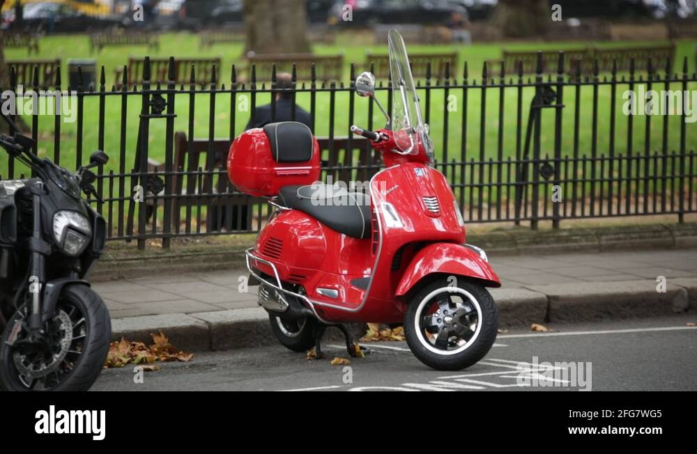 Vespa london Stock Videos & Footage - HD and 4K Video Clips - Alamy