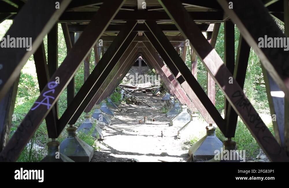 Supporting Columns Stock Videos And Footage Hd And 4k Video Clips Alamy