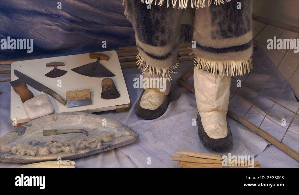 Inuit art Stock Videos & Footage - HD and 4K Video Clips - Alamy