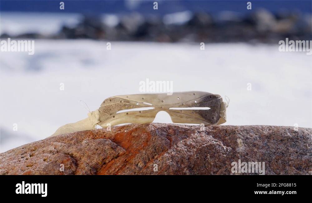Inuit snow Stock Videos & Footage - HD and 4K Video Clips - Alamy