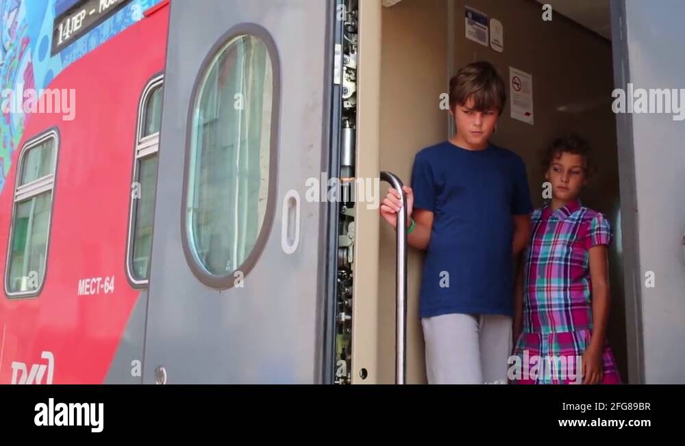 Two storey train Stock Videos & Footage - HD and 4K Video Clips - Alamy