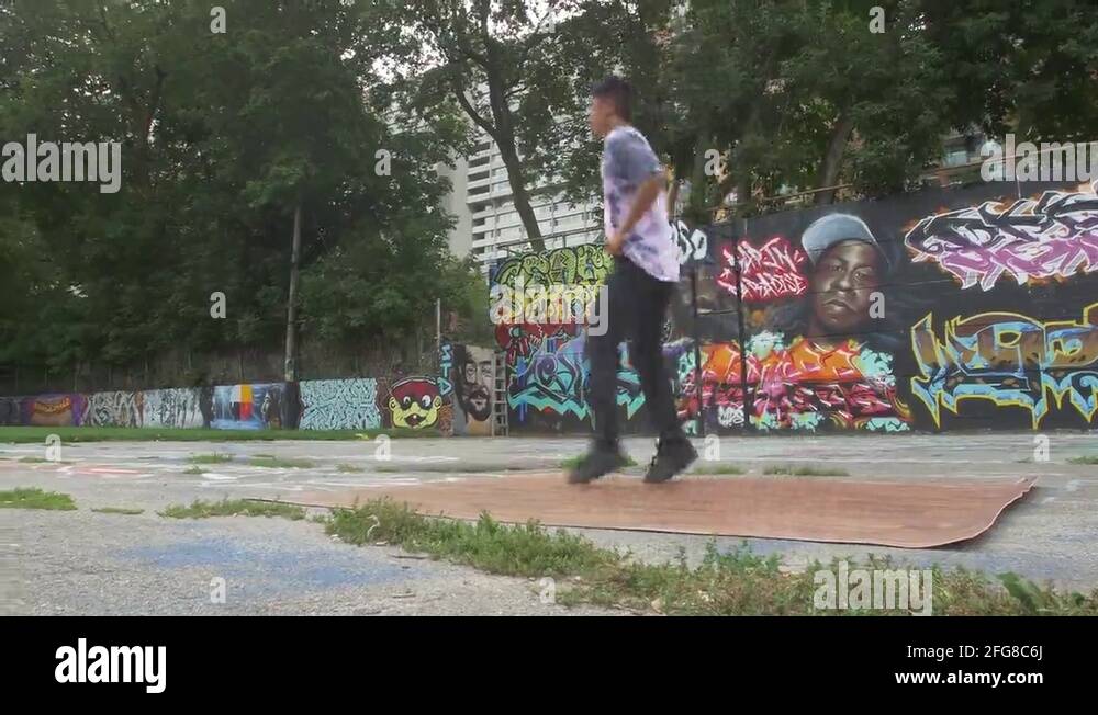 Extreme Break Dancing - Professional dancer laying down routine in ...