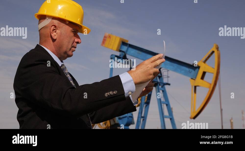 Oil Pump Rig Installation Engineer Check Emplacement Location Plans ...