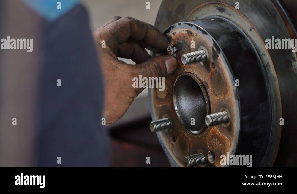Repairing a vehicle Stock Videos & Footage - HD and 4K Video Clips - Alamy