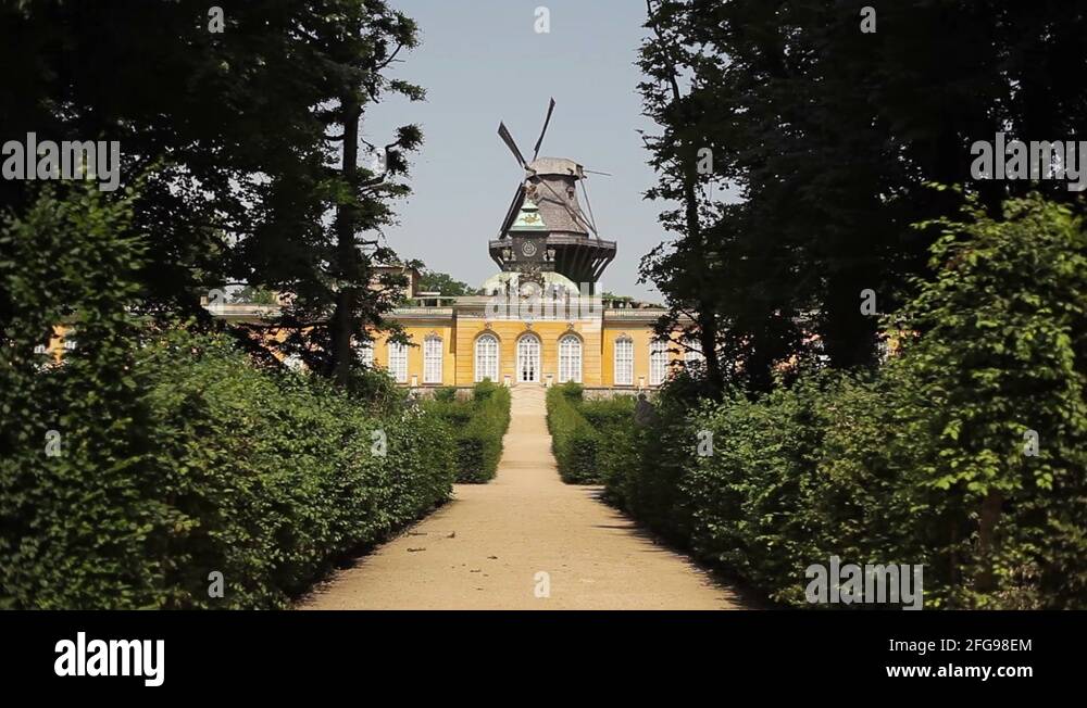 Royal palace grounds Stock Videos & Footage - HD and 4K Video Clips - Alamy