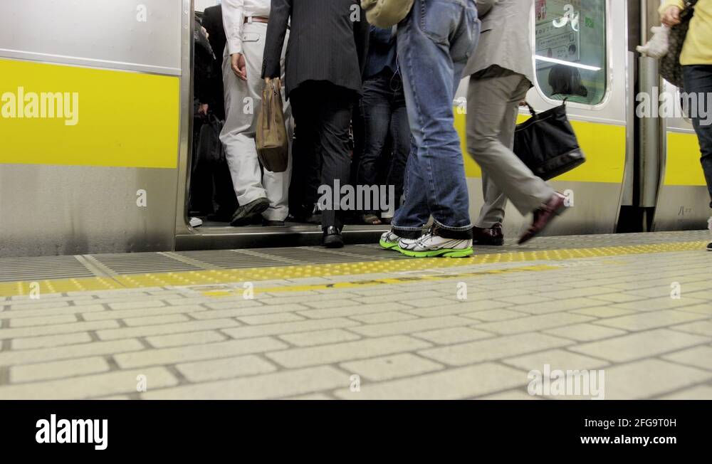 Change of trains Stock Videos & Footage - HD and 4K Video Clips - Alamy