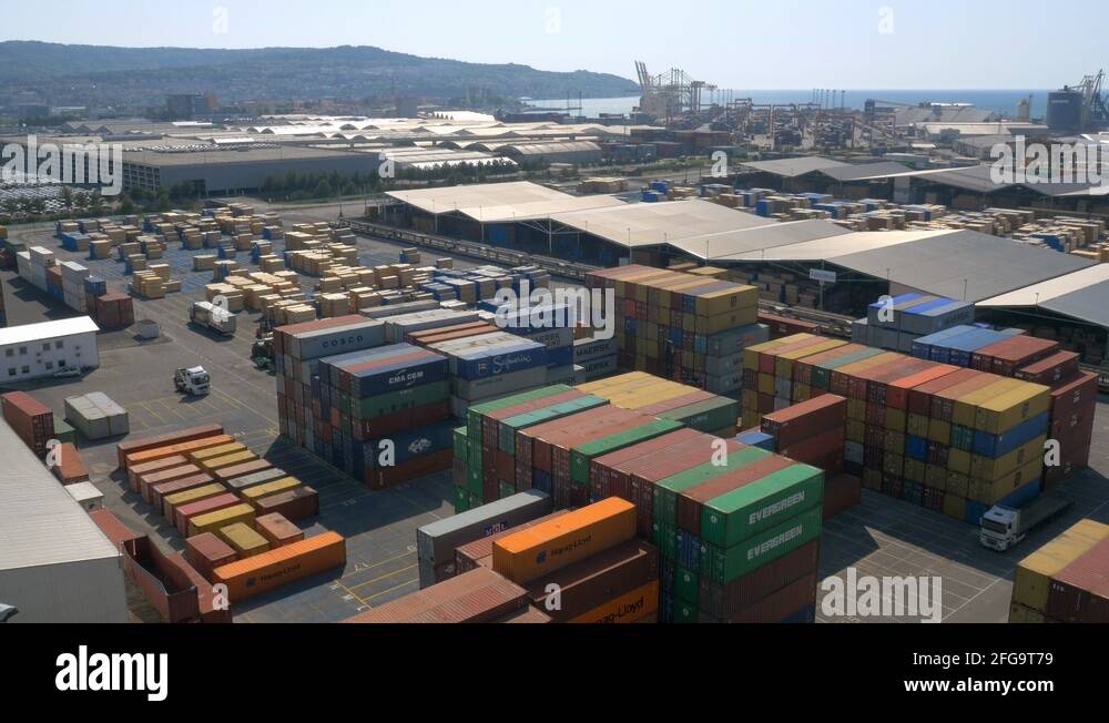 Unloading shipping containers Stock Videos & Footage - HD and 4K Video ...