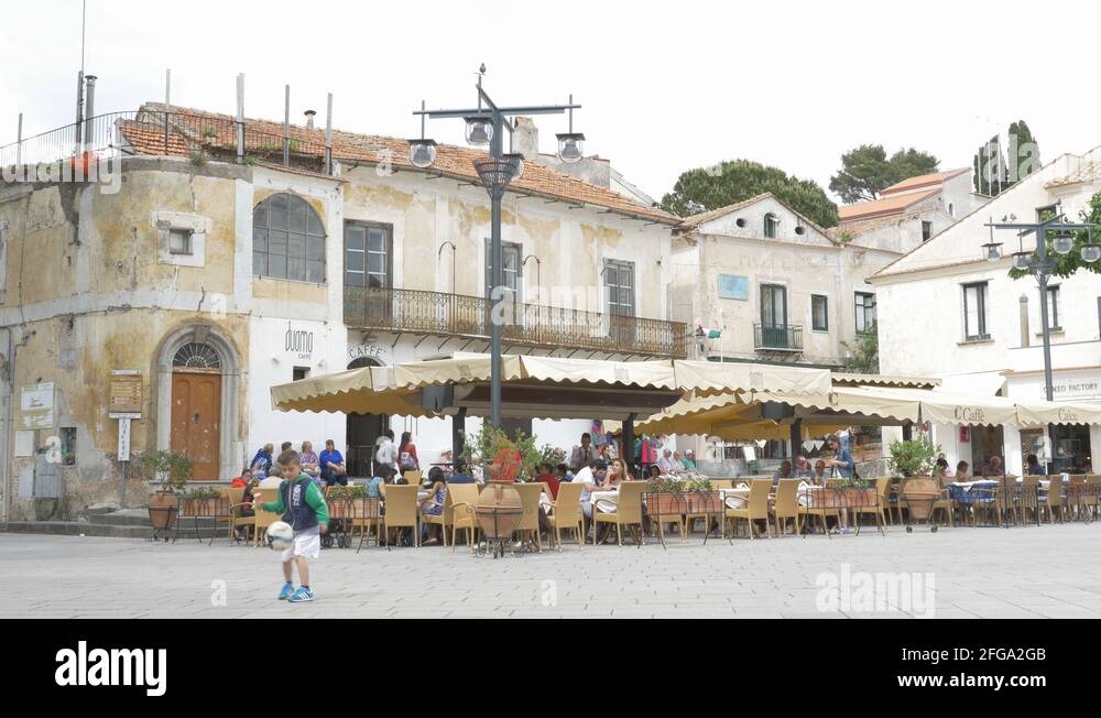Ravello square Stock Videos & Footage - HD and 4K Video Clips - Alamy