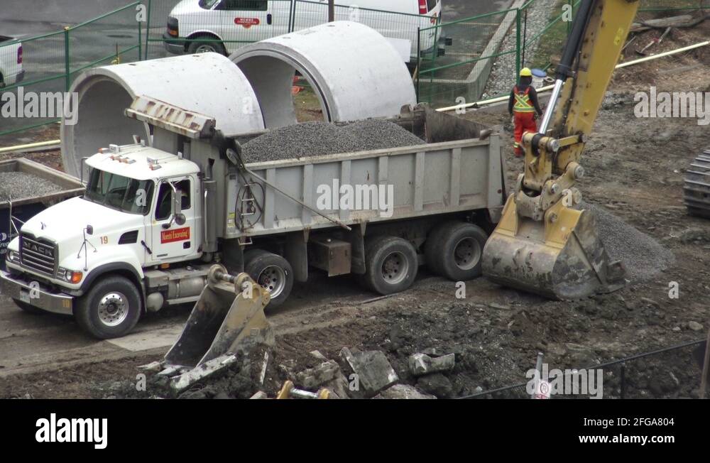 Cable operated excavator Stock Videos & Footage - HD and 4K Video Clips ...